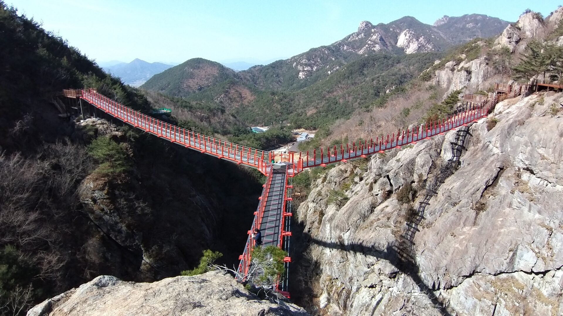 GEOCHANG Y-SHAPED UNDERCURVED SUSPENSION BRIDGE - CABLEBRIDGE