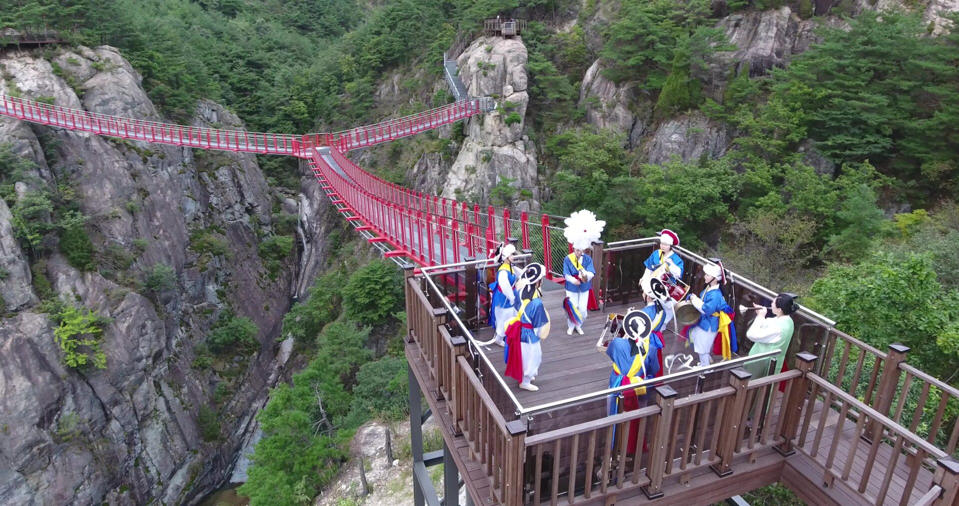 GEOCHANG Y-SHAPED UNDERCURVED SUSPENSION BRIDGE - CABLEBRIDGE