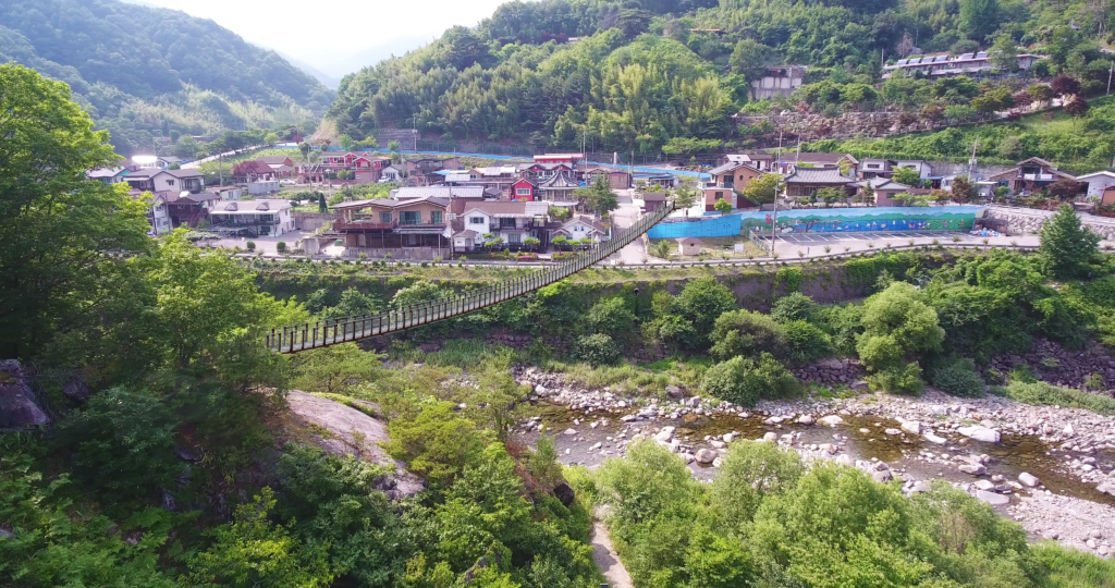 YECHI VILLAGE UNDERCURVED SUSPENSION BRIDGE - CABLEBRIDGE